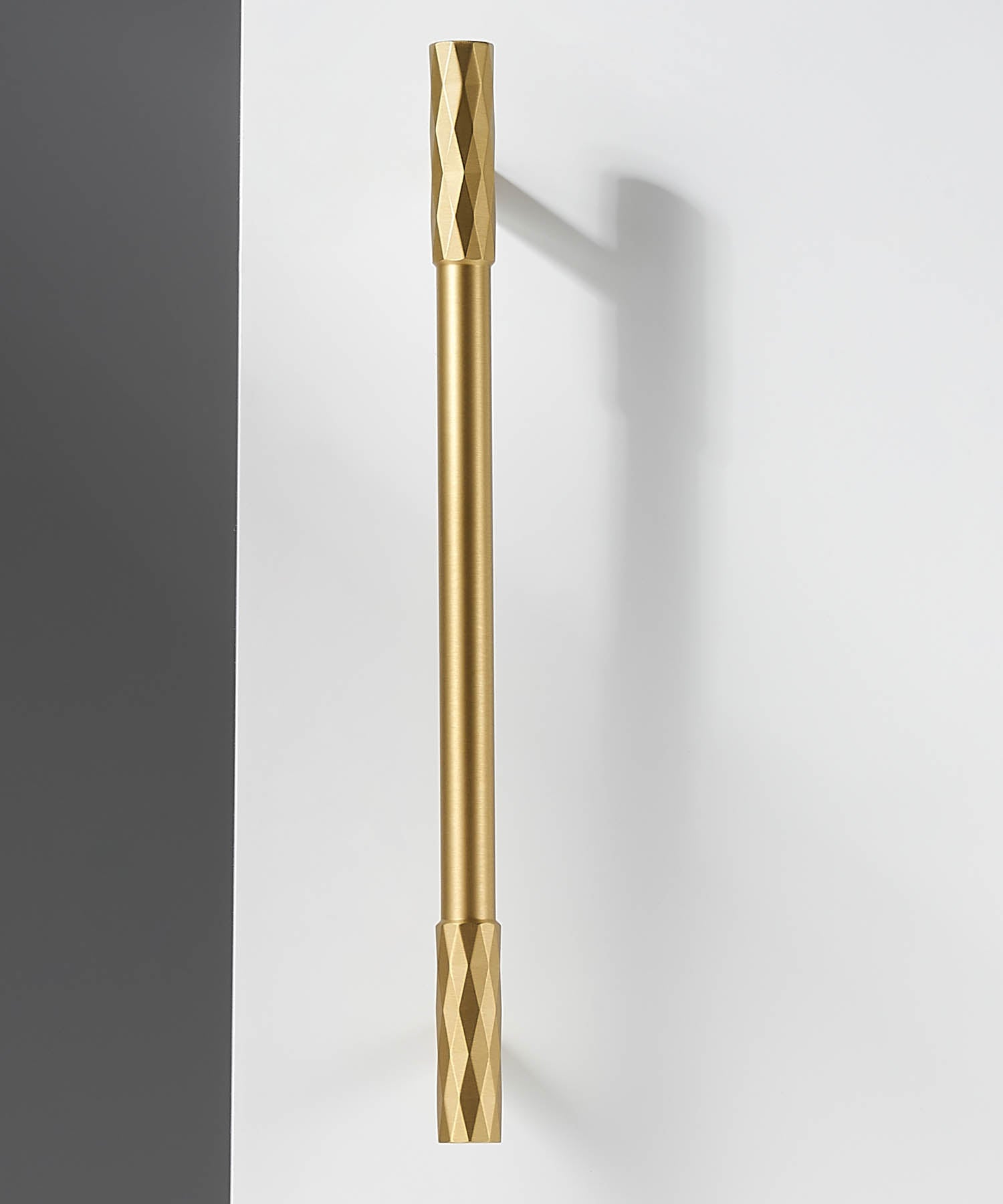 DIAMOND Solid Brass Edge Kitchen & Cabinet Handle, premium quality ...