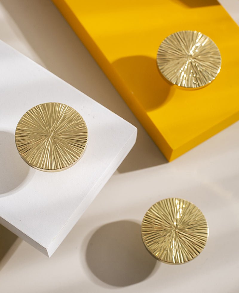 HAAM Solid Brass Strip Hammered Circular Cabinet Knob - Luxury Handles