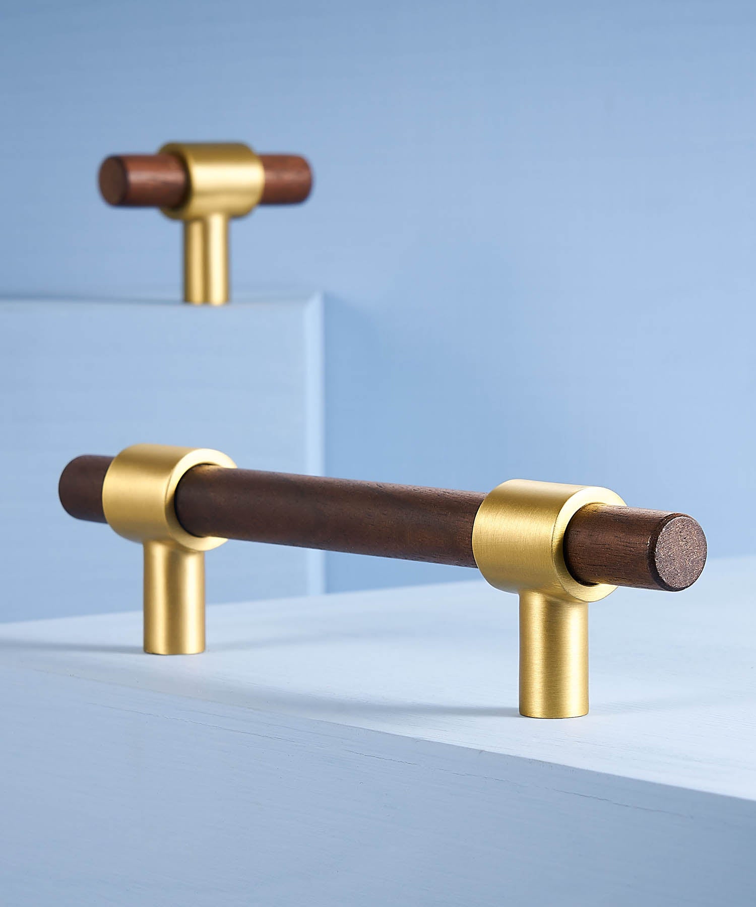 WOOD Walnut & Solid Brass Modern Kitchen & Cabinet Handle - Luxury Handles