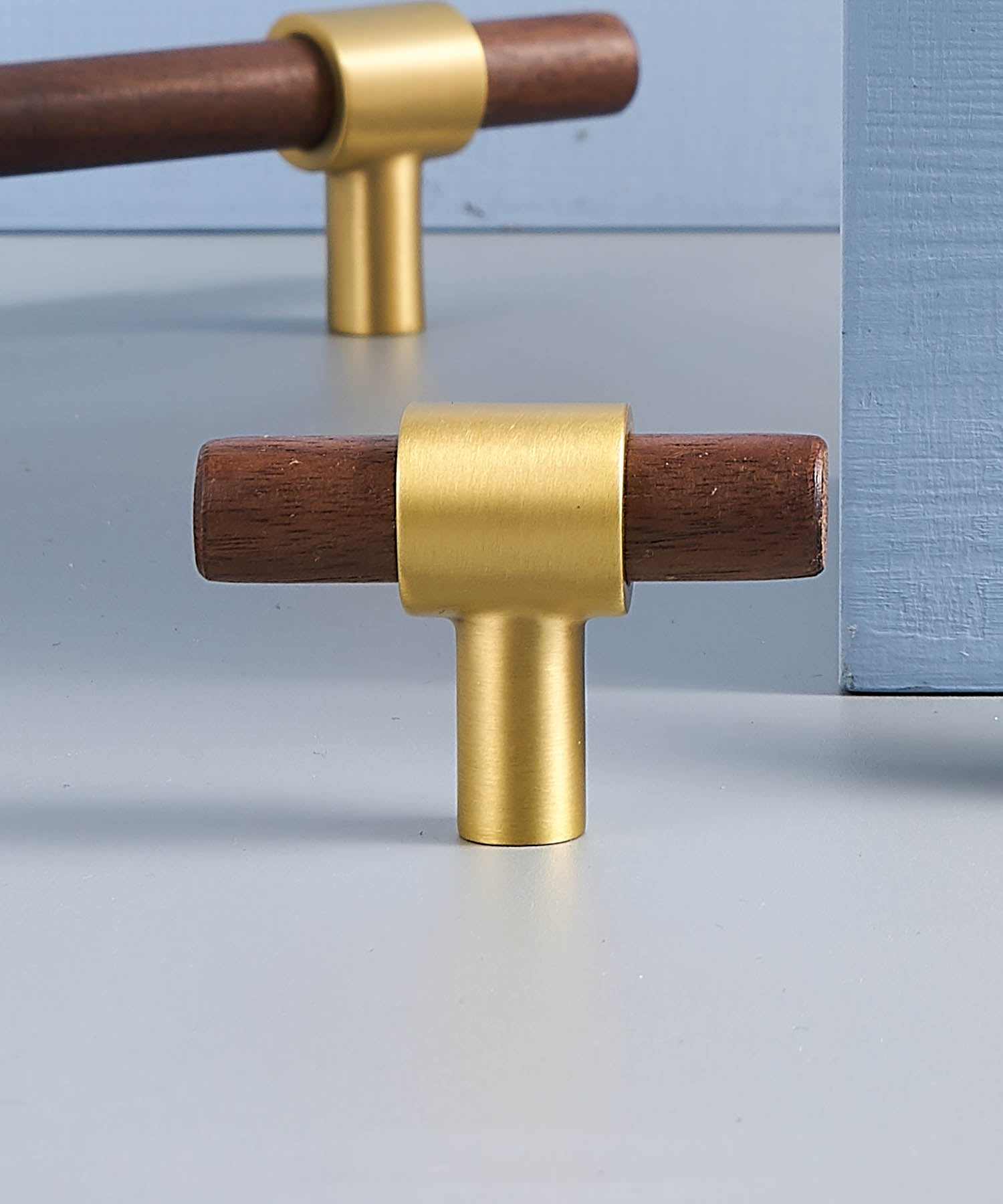 WOOD Walnut & Solid Brass Modern cabinet T-Bar Handle – Luxury Handles